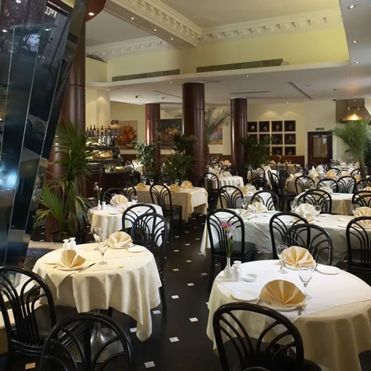Maroush Gardens - Updated 2024, Lebanese Restaurant in London