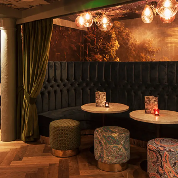 Restaurante Absurd Bird - London | OpenTable