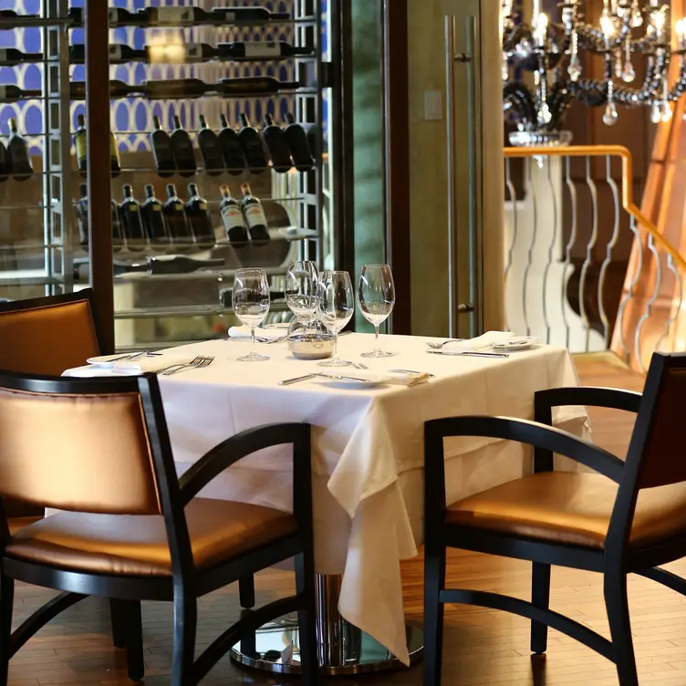 Ossiano - Updated 2024, Mediterranean Restaurant in Kirkland, QC