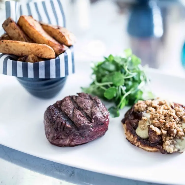 Restaurante The Cliff - Poole, Dorset | OpenTable