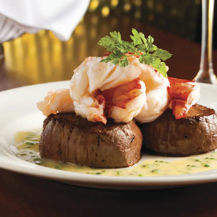 The Capital Grille - NY - Rockefeller Center Restaurant - New York, NY ...