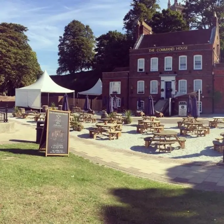 The Command House - Updated 2025, Gastro Pub in Chatham, Kent