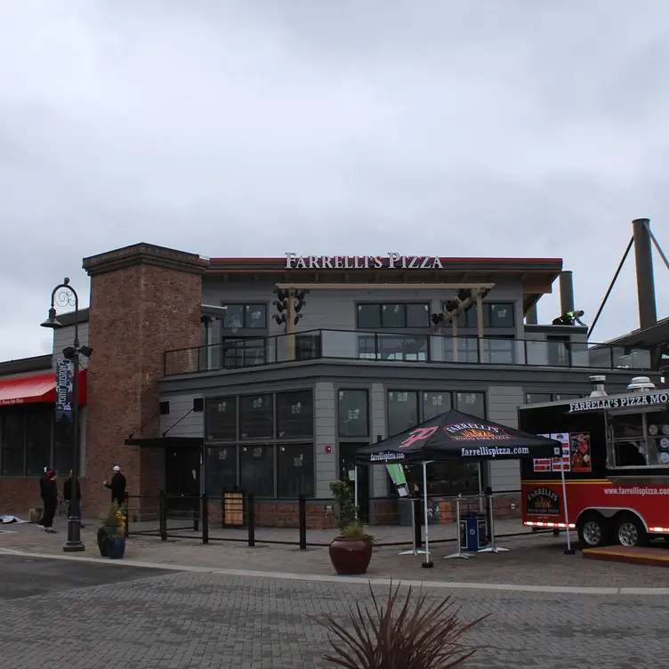 Farrelli's Wood Fire Pizza - Ruston Way - Updated 2025, Pizzeria in ...