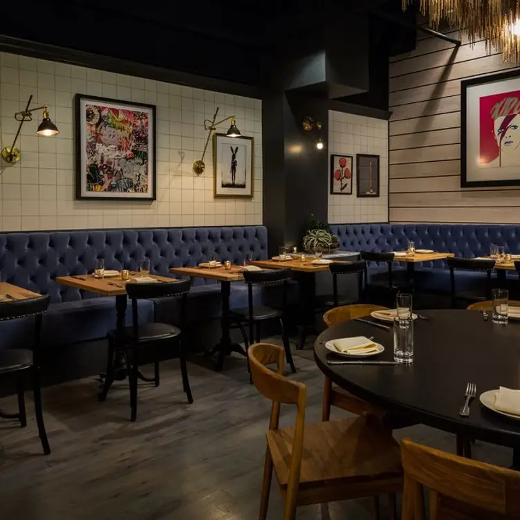 Restaurante Clever Rabbit - Chicago, , IL | OpenTable