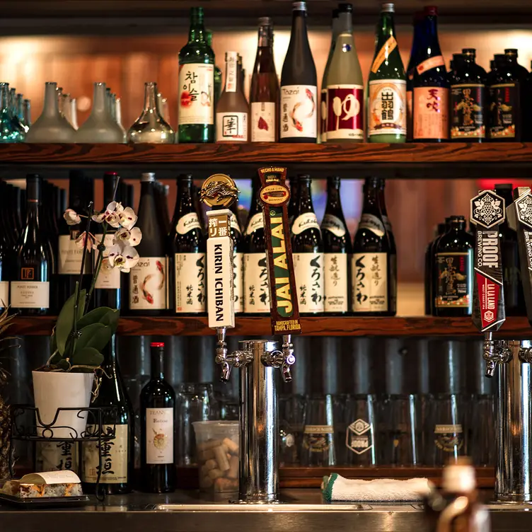 Izzy Pub and Sushi - Updated 2024, Japanese Restaurant in Tallahassee, FL