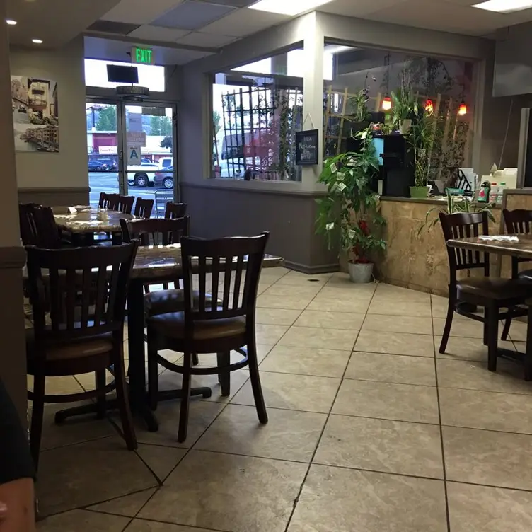 Esso Bistro - Updated 2024, Mediterranean Restaurant in Encino, CA