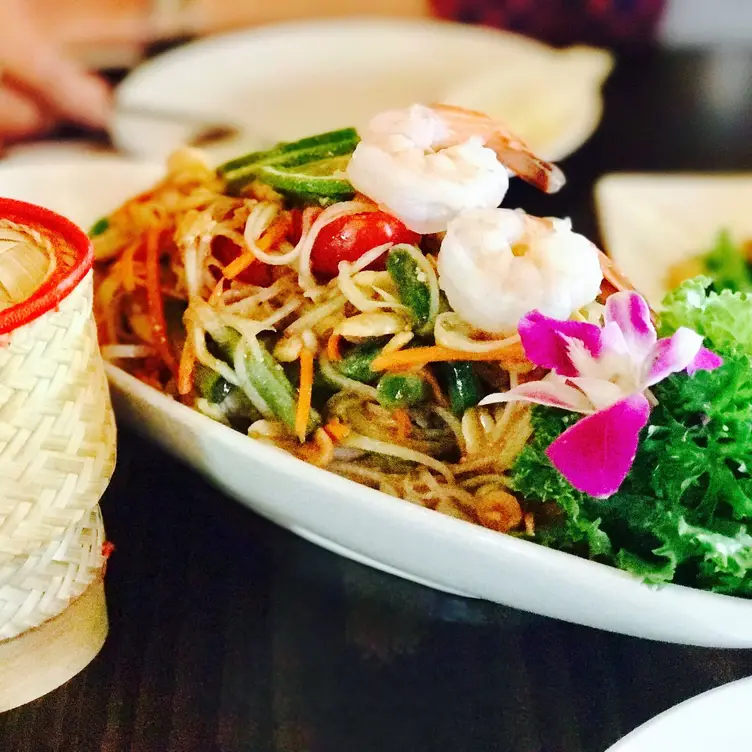Restaurante Ban Chok Dee Thai Cuisine - Maple Ridge, , BC | OpenTable
