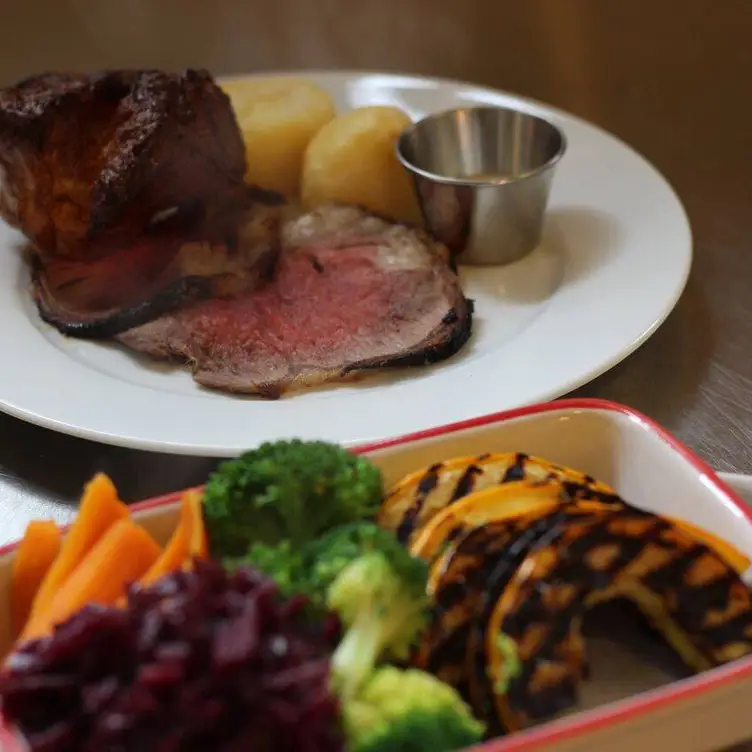 Restaurante The Bear Inn - Beyton, Suffolk | OpenTable