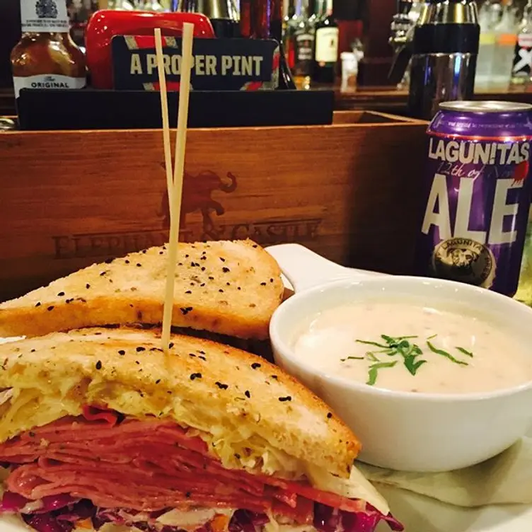 Elephant & Castle - DC Pennsylvania Ave. Restaurant - Washington, D.C ...