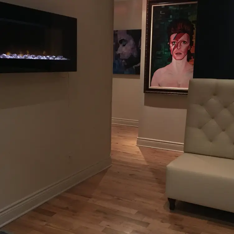 Robin Square - Updated 2024, French Restaurant in Montréal, QC