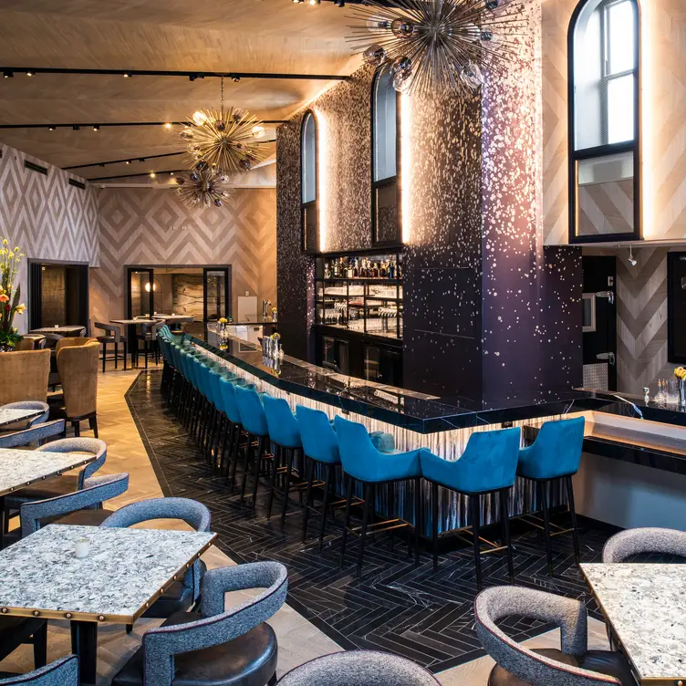 LH on 21 - Updated 2025, Contemporary American Restaurant in Chicago, IL