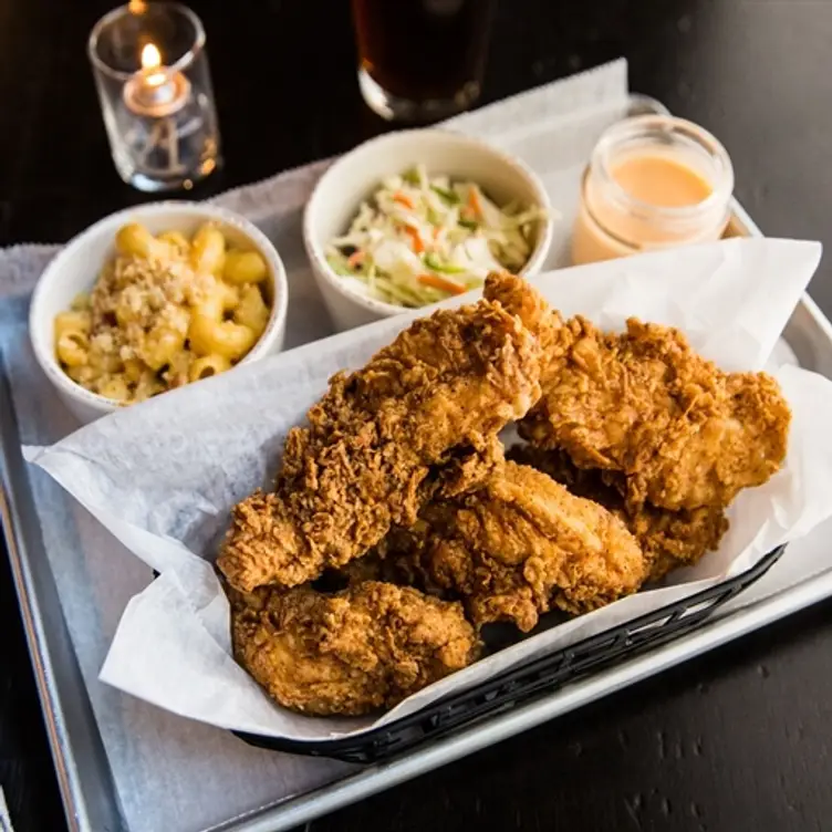 Restaurante Myrtle's Chicken + Beer - Knoxville, , TN | OpenTable