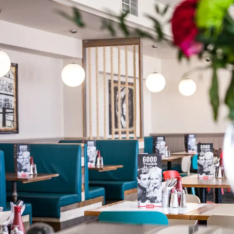 Harry Ramsden's - Blackpool - Updated 2025, Fish Restaurant in ...