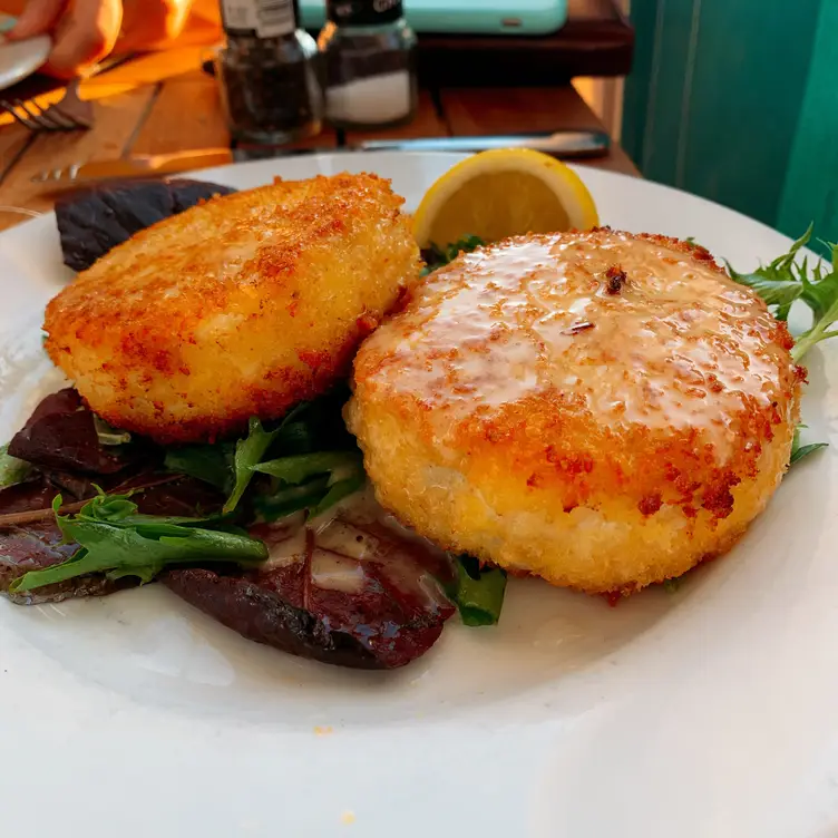 Bud & Alley's Waterfront Restaurant & Bar Restaurant - Santa Rosa Beach ...