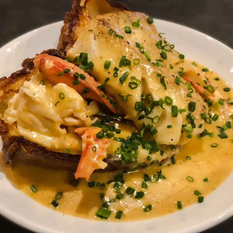 Boone's Fish House & Oyster Room - Top Rated Restaurant in Portland, ME ...