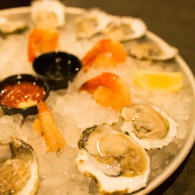 Boone's Fish House & Oyster Room - Top Rated Restaurant in Portland, ME ...