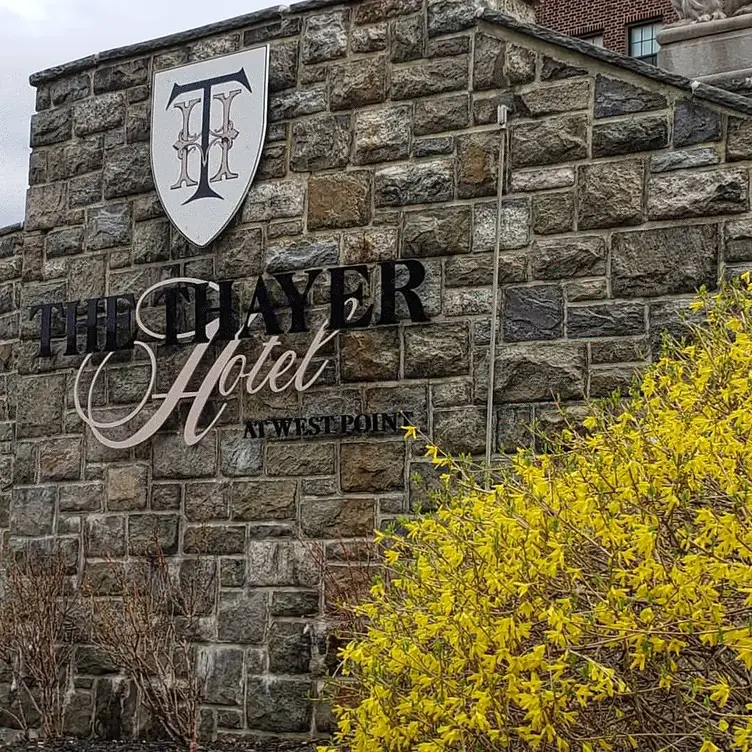 MacArthur's Restaurant at The Historic Thayer Hotel - West Point, NY ...
