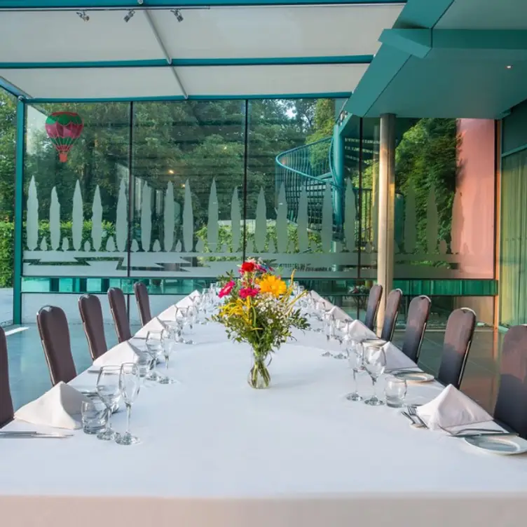 Aqua Bar & Conservatory at Crowne Plaza Marlow - Updated 2024, British ...