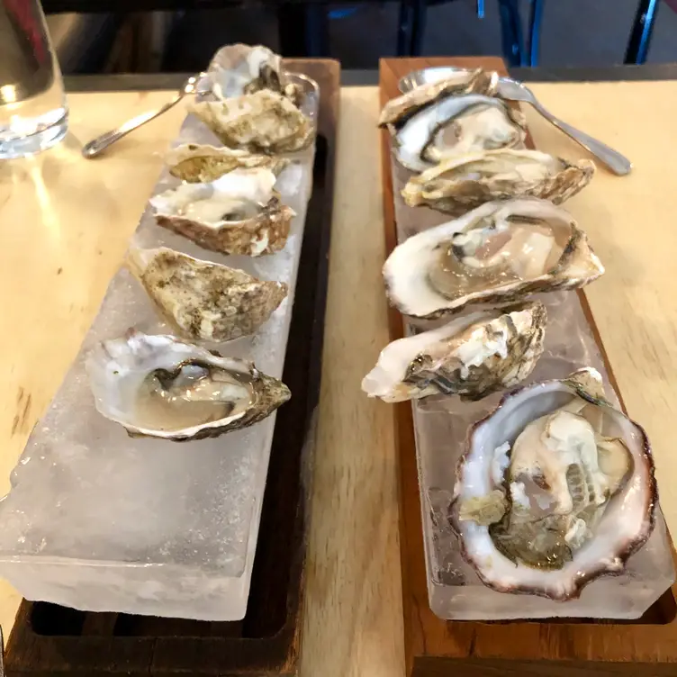 Restaurante Frank's Oyster House & Champagne Parlor - Seattle, , WA ...