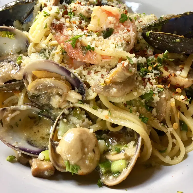 Restaurante Fins Bistro - Issaquah, , WA | OpenTable