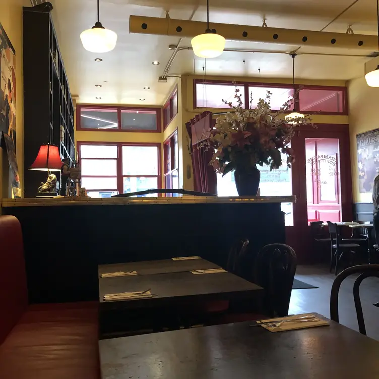 Paris Crepes Cafe - Updated 2024, French Restaurant in Niagara Falls, ON