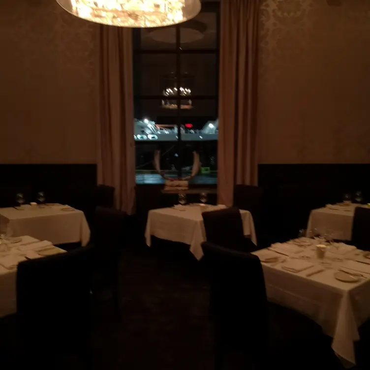 Raymonds Restaurant - Updated 2024, Farm To Table Restaurant in St ...