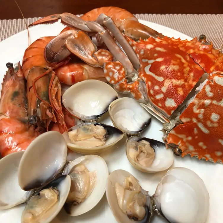 Escolta - The Peninsula Manila Restaurant - Makati, Metro Manila ...