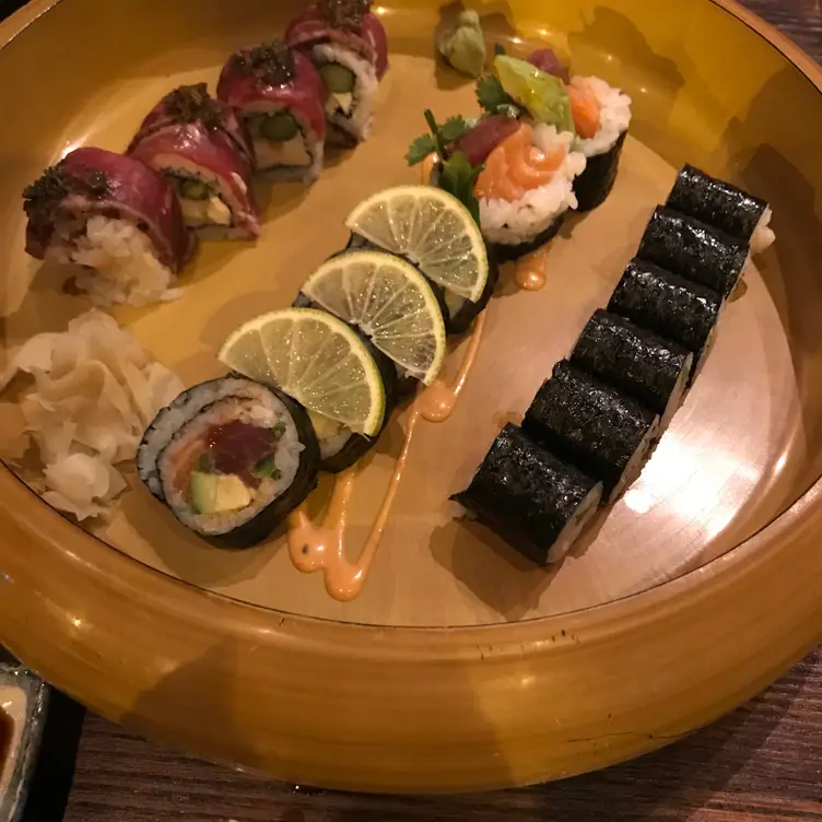 UMAI Japanese Kitchen & Sushi - Actualizado 2024, Restaurante japonés ...