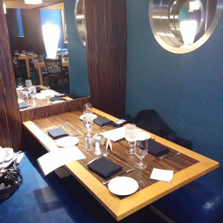 Beacon Bar and Grill Restaurant - Washington, DC | OpenTable