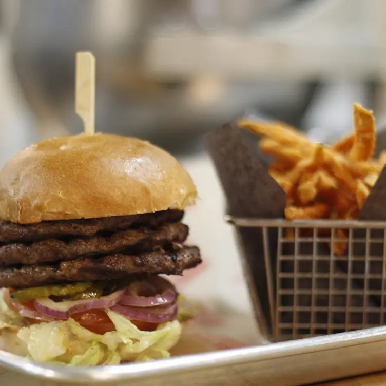 Restaurante M.T. Bellies Tap & Grillhouse - Welland, ON | OpenTable