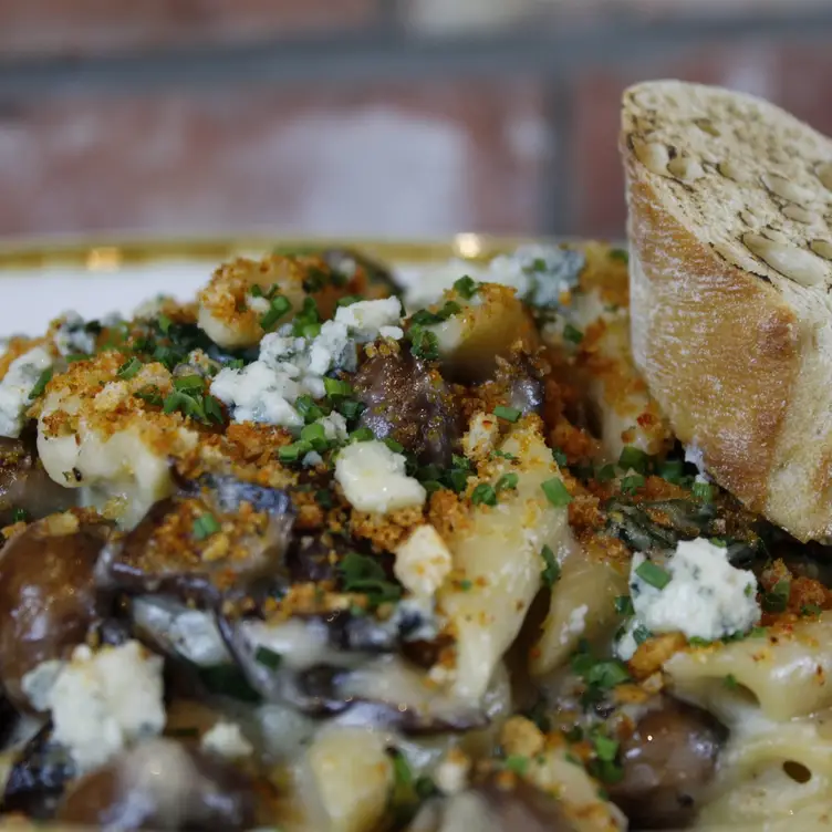 Restaurante M.T. Bellies Tap & Grillhouse - Welland, ON | OpenTable