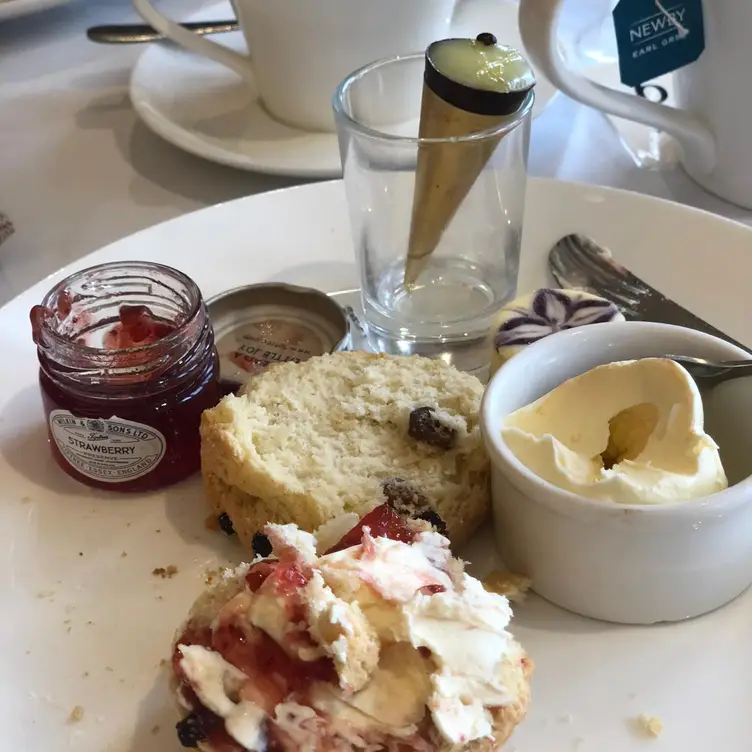 Restaurante Afternoon Tea at Centurion Club - Hemel Hempstead ...