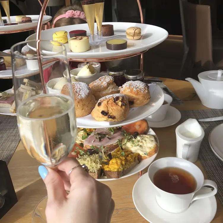 Restaurante Afternoon Tea at Centurion Club - Hemel Hempstead ...