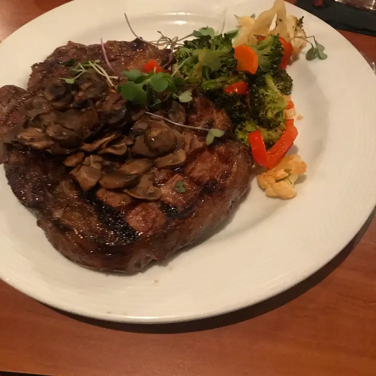 Restaurante T-Dubs Public House - Waupaca, , WI | OpenTable