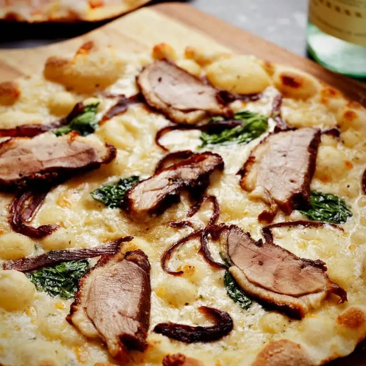 HS Green Fresh Food Kitchen - Updated 2024, Contemporary American ...