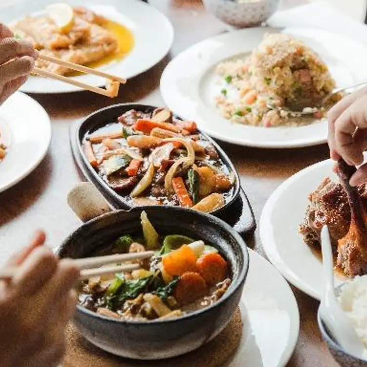 Restaurante Bauhinia Chinese Restaurant - Mooloolaba, QLD | OpenTable