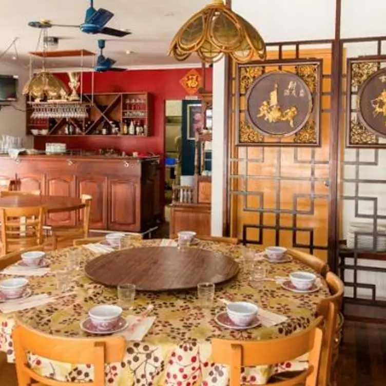 Restaurante Bauhinia Chinese Restaurant - Mooloolaba, QLD | OpenTable