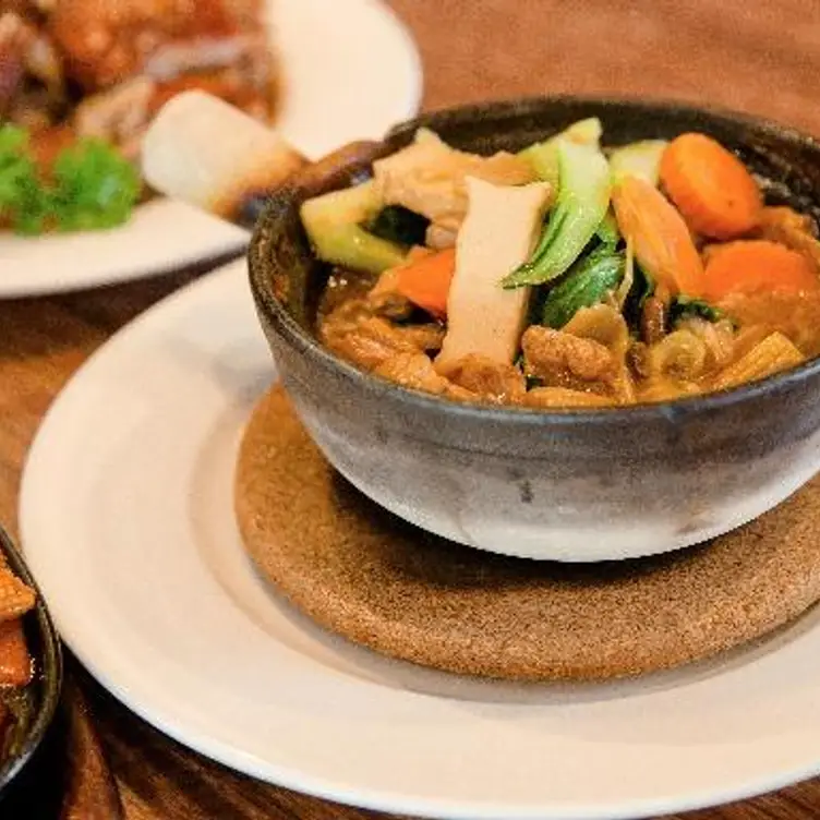 Restaurante Bauhinia Chinese Restaurant - Mooloolaba, QLD | OpenTable