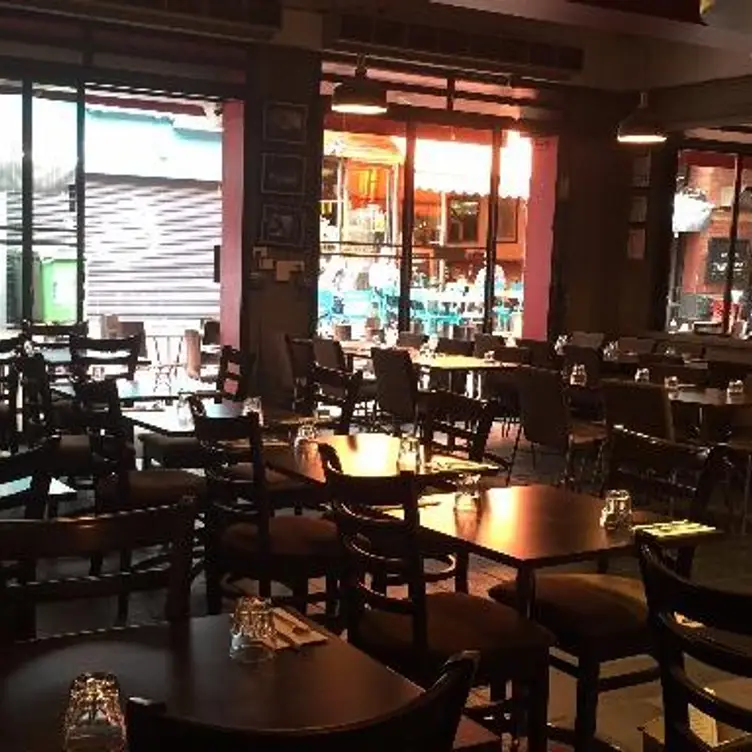 Vons Restaurant and Bar - Melbourne, VIC | OpenTable