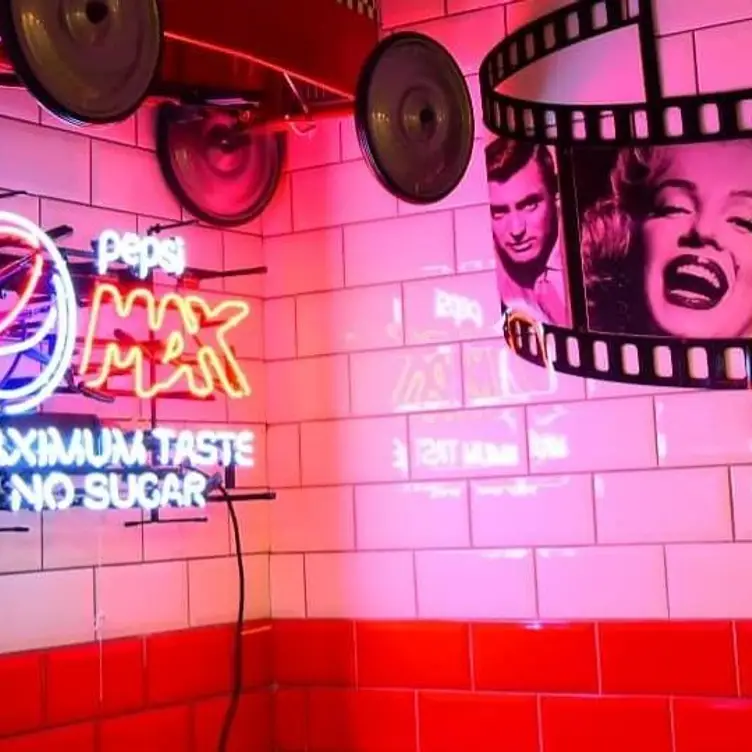 Celebz LadyPool Road Restaurant - Birmingham, ENG | OpenTable