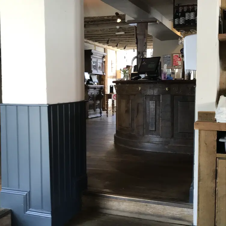The White Hart Overton Restaurant - Overton, Hampshire | OpenTable