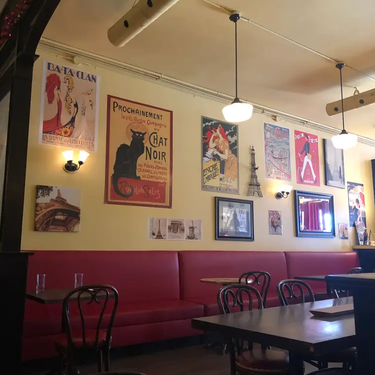 Paris Crepes Cafe - Updated 2024, French Restaurant in Niagara Falls, ON