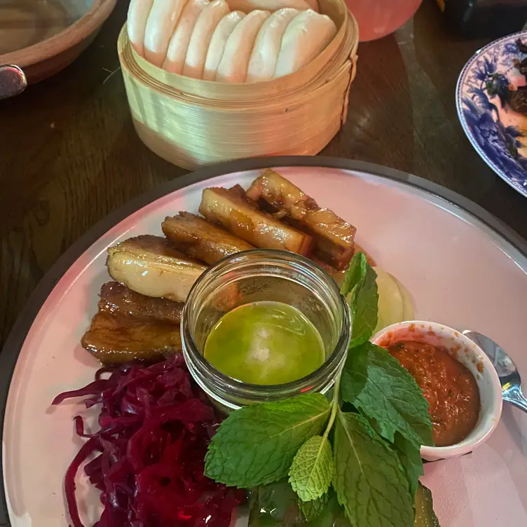 Restaurante Foreign Concept - Calgary, AB | OpenTable