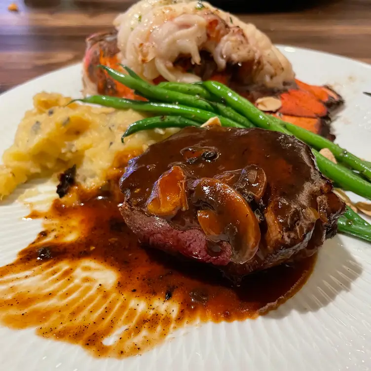 Café One Eleven at Agua Caliente Casino Cathedral City Restaurant ...