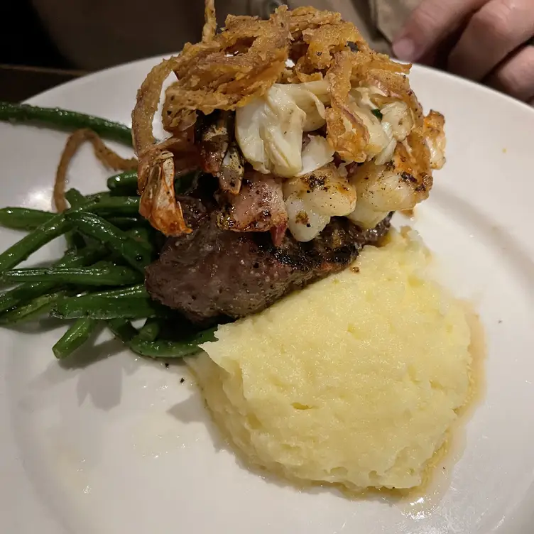 Table 100 Restaurant - Flowood, MS | OpenTable