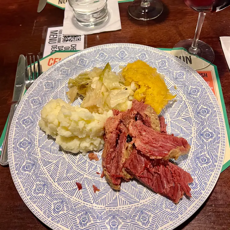 Emerald Loop Bar and Grill Restaurant - Chicago, IL | OpenTable