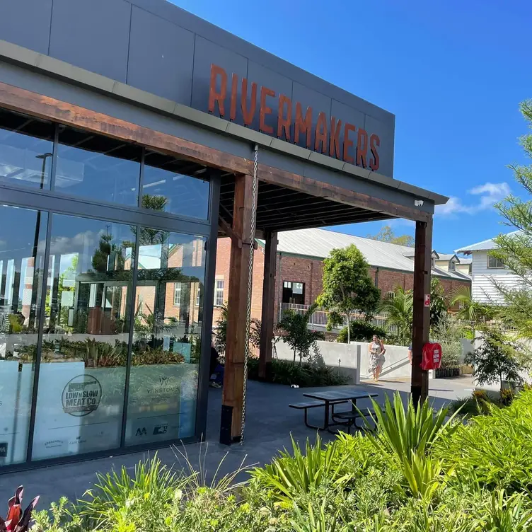 Restaurante Revel Brewing Co. Rivermakers - Morningside, , AU-QLD ...