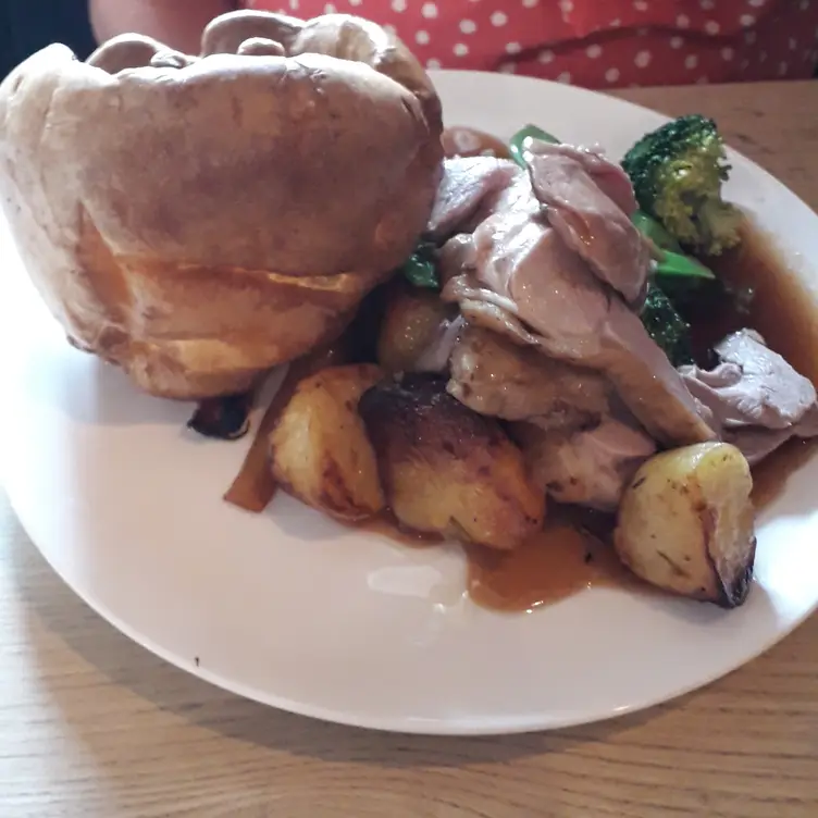 The Queens Head Fyfield Restaurant - Fyfield, Essex | OpenTable