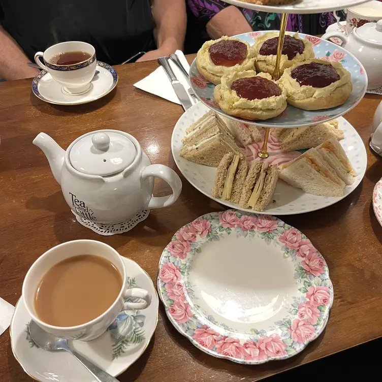 Tea and Tattle Restaurant - London, | OpenTable