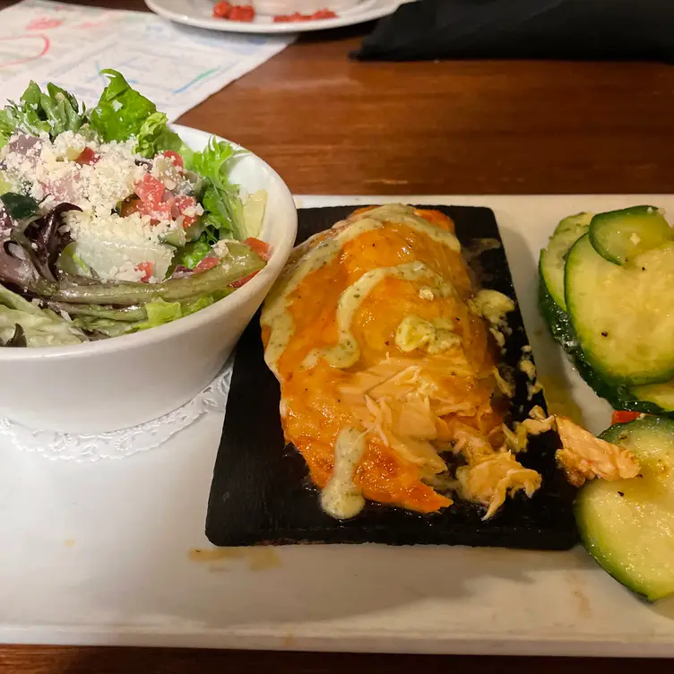 Mama Stortinis Kent Station Updated 2024 American Restaurant In 7851